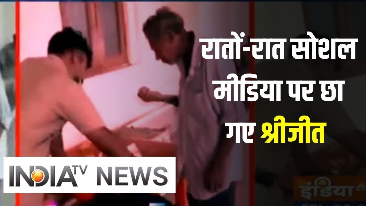 Video Of Kerala Police Officer Sharing Food With Homeless Man Goes Viral