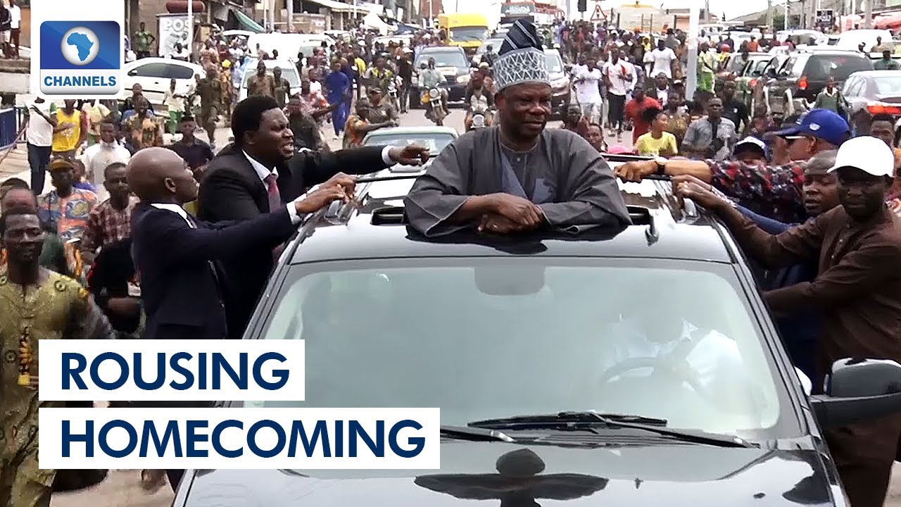 Amosun Receives Rousing Welcome, Rallies Support For Tinubu In Ogun