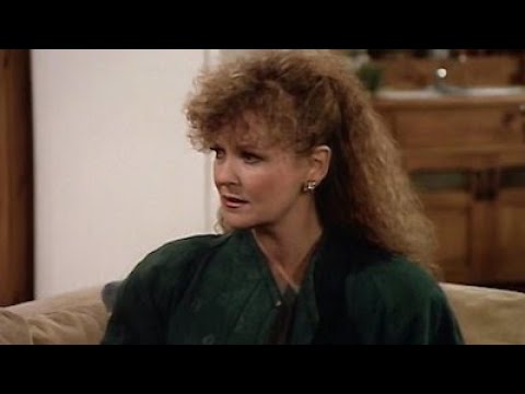 Coach S03E20 Hayden Fox For Universal Jocks