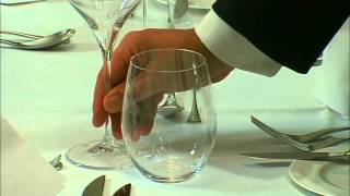 Fine Dining Server Overview | What is a fine dining server? - Zippia
