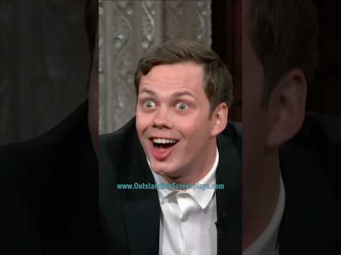 Bill Skarsgård recreates his Pennywise Smile