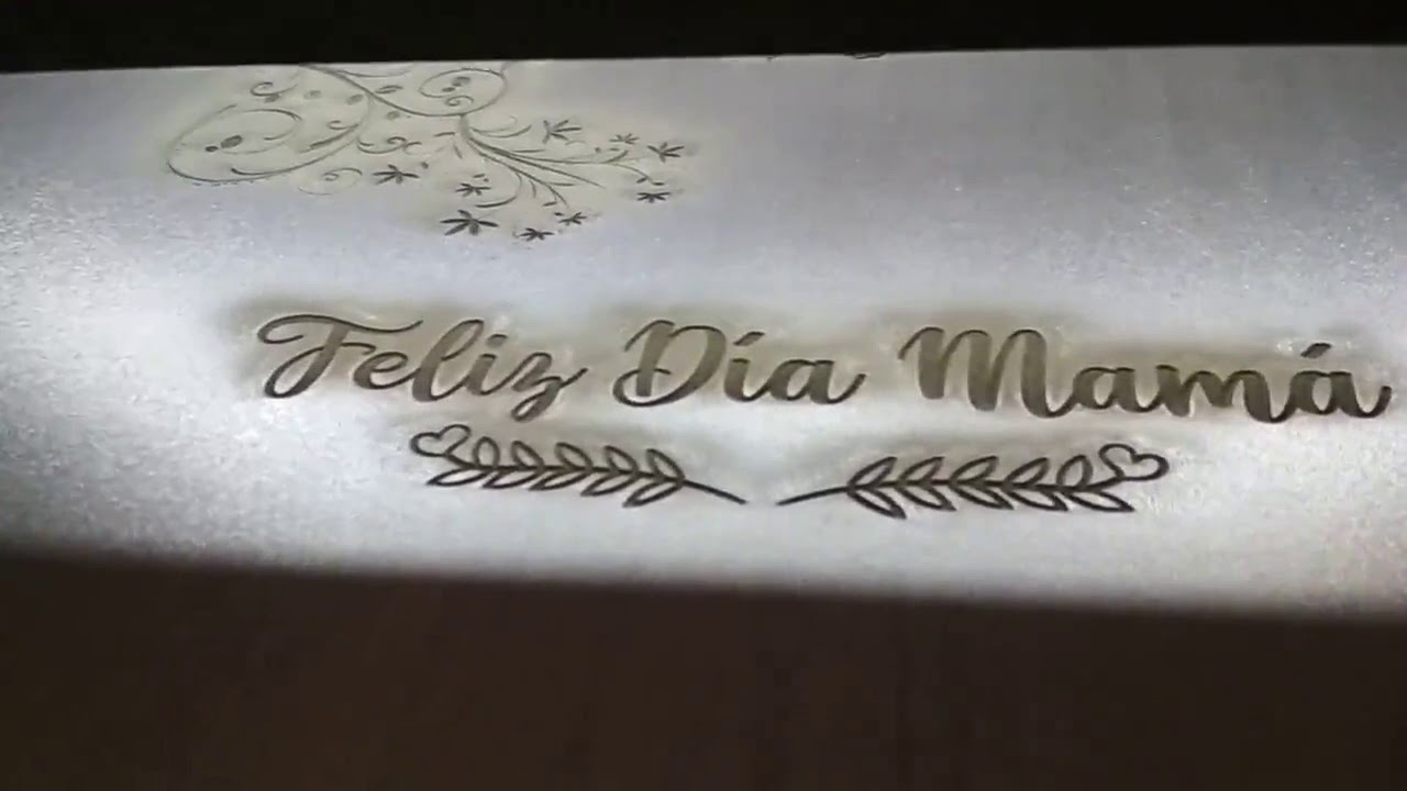 Proceso corte laser cajas del día de la mamá