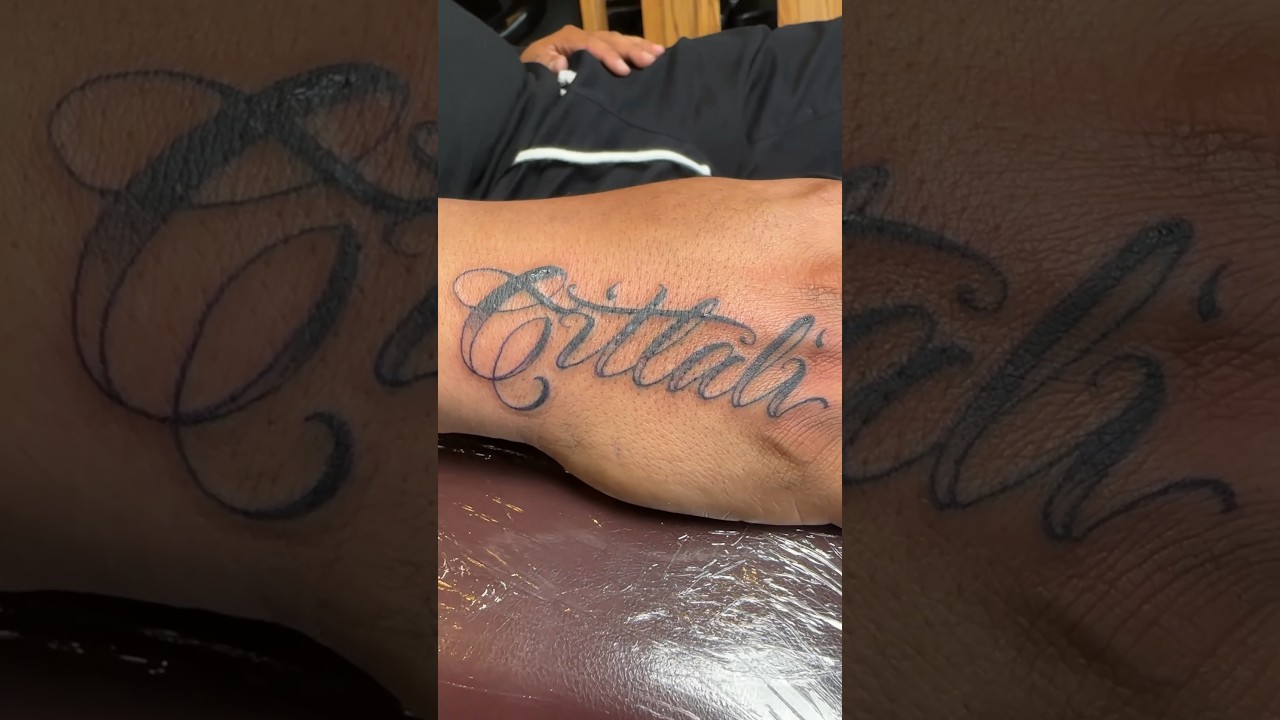 ✏️Name tattoo on the hand #script #lettering #tattoos #art #losangeles #tattooartist