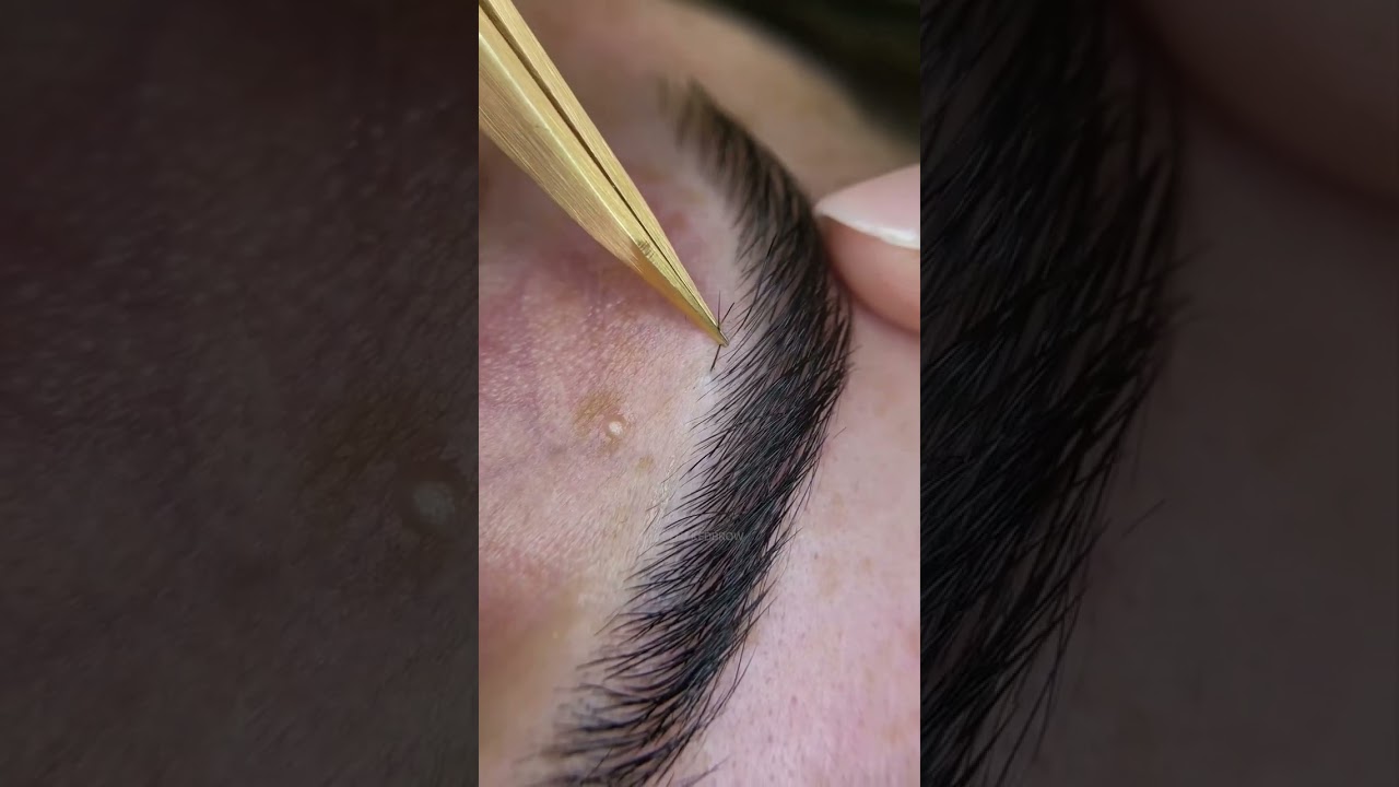 Pointed Tweezers For Stubborn Eyebrow Hairs
