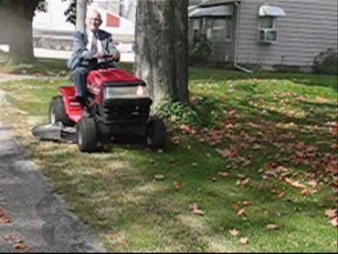 Waukon man wears a suit every day