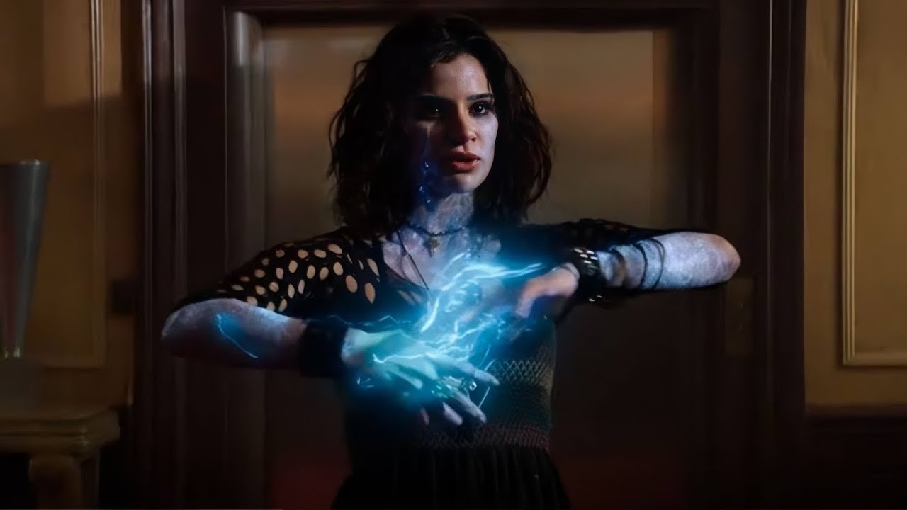 Crazy Jane (Kay Challis): Powers & Fight Scenes | Doom Patrol