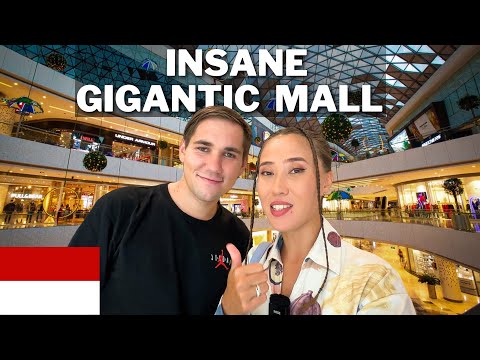 First Impressions of the BIGGEST MALL in JAKARTA | Grand Indonesia Mall 🇮🇩
