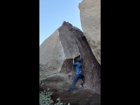Joshua Tree Bouldering | Master Cylinder (V5)