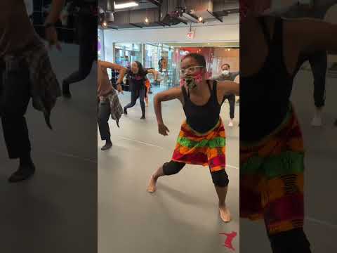 Learning the KuKu Dance with Zenzile Fatou #Shorts