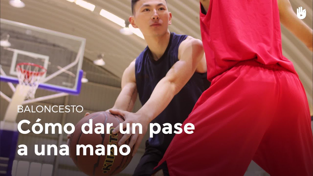 Cómo hacer un pase con una mano - Claves del baloncesto | Sikana