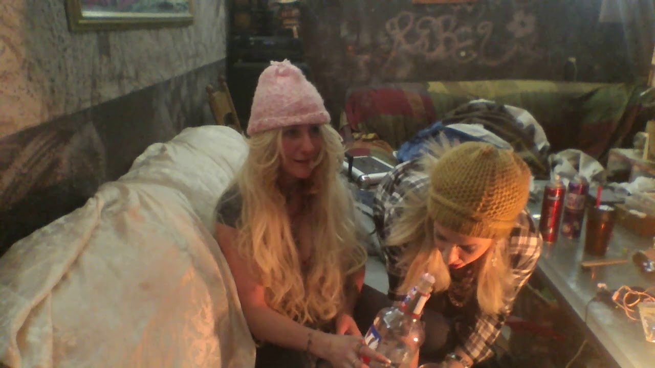 check out the new dumb bimbo mirror!