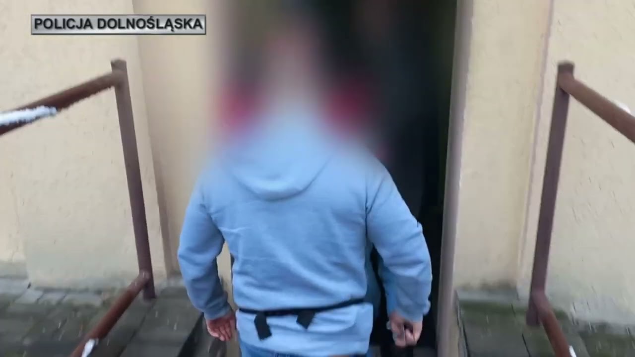 Sensacyjna akcja policji w Bielawie! Dwóch mężczyzn aresztowanych za ... Sensacyjna akcja policji w Bielawie! Dwóch mężczyzn aresztowanych za ...
