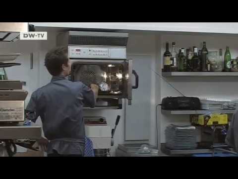 euromaxx a la carte | Zander aus der Havel mit Bratapfel-Fumet, Rote Bete-Confit und Räucheraal