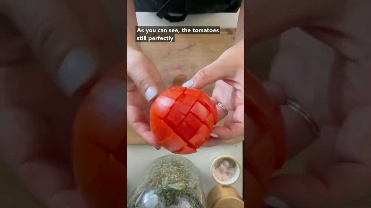 KNIFE SKILLS | How to chop a tomato