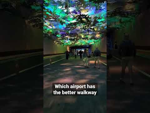Which airport has the better walkway: ATL between A-B or ORD between B-C?