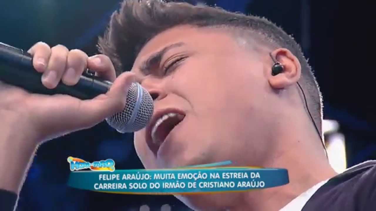 Visibly emotional, Felipe Araújo couldn't hold back his tears during a soundcheck with Cristiano'...