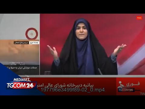 Israele bombarda la tv di Stato iraniana: esplosione in diretta, la conduttrice fugge