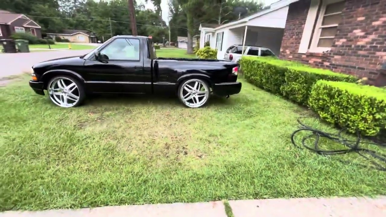 S10 5.3 black on 24s