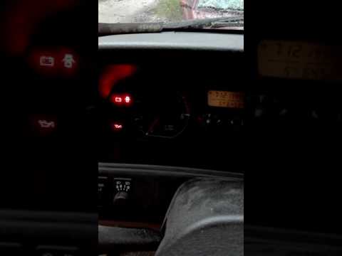Nissan Terrano II 2.7 TD reading error codes with paper clip