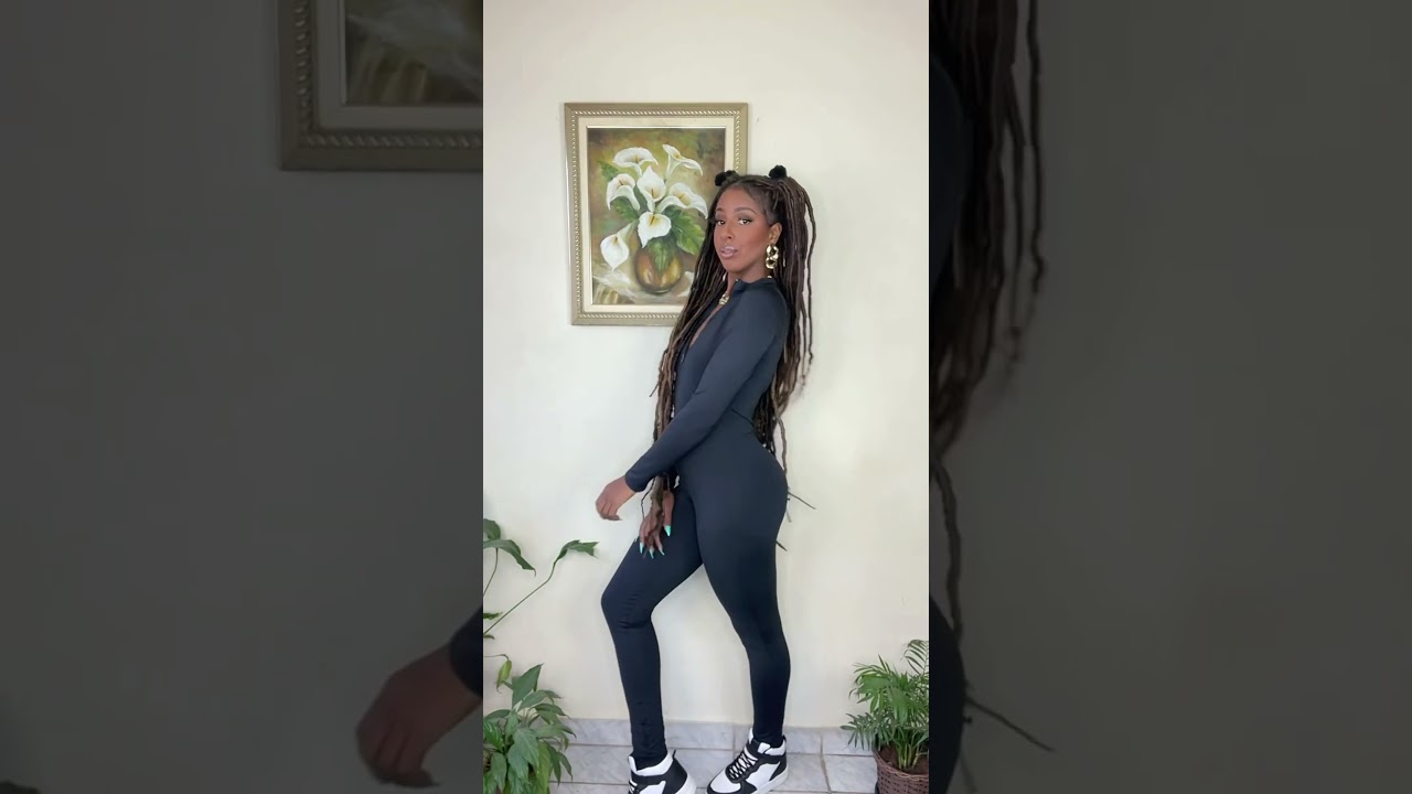 Look macacão preto + tênis de cano alto #look #lookinspiração #lookoftheday #outfit