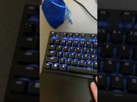 GUYS DO NOT BUY THIS KEYBOARD (black widow v3 razer)