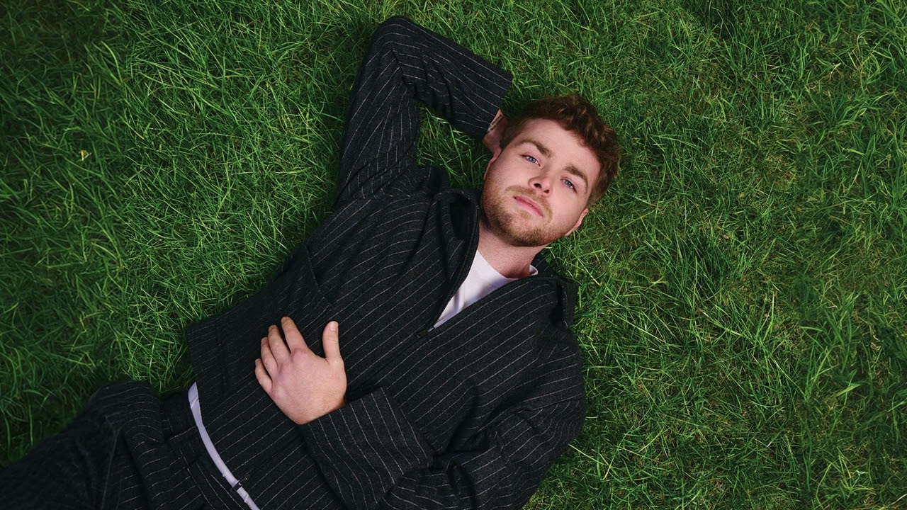 Lyrics & Translations of FIRST TIME ON EARTH by Alex Warren | Popnable