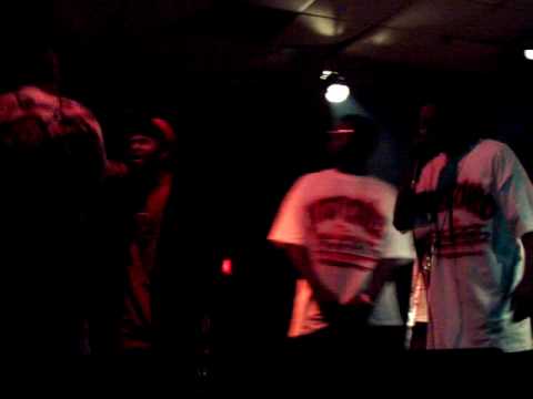 "Murda Mykee" Of Zoo Mob Performing " Trapped In Tha Zoo " @ Papa Pete's