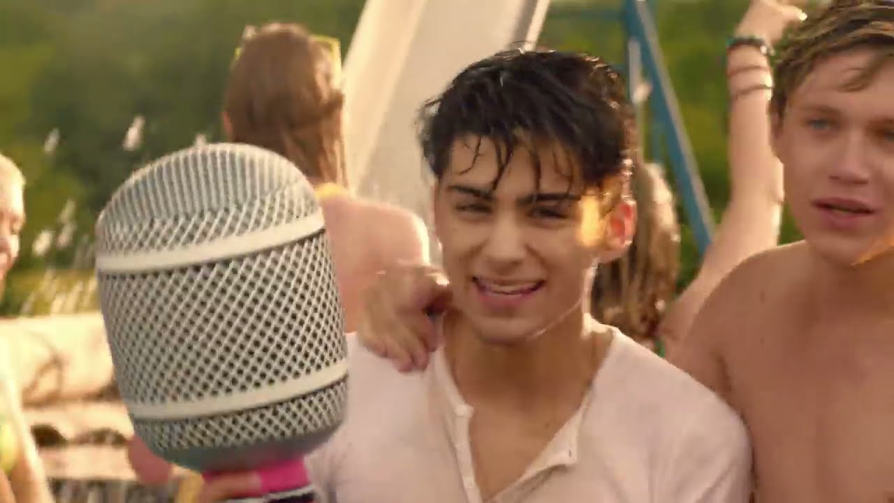 One Direction - Live While We're Young Lyrics And Videos
