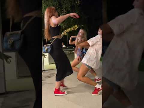 Ella & Taylor Dance at David's Party💃