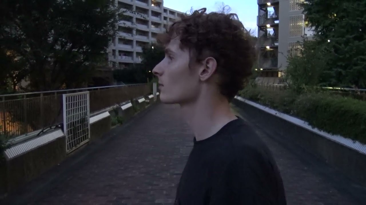 Vincent Self Introduction Close Up Turn