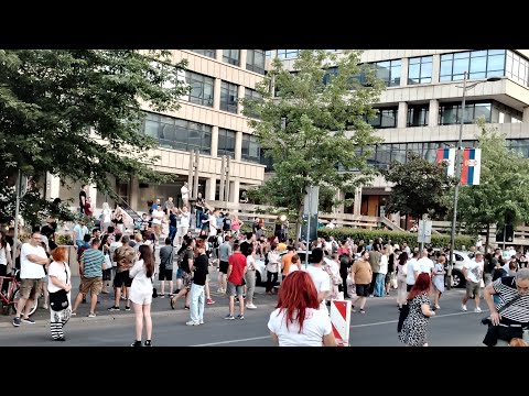 Uživo ispred Tužilaštva! Ogroman broj građana. Beograd je bloiran na nekoliko lokacija