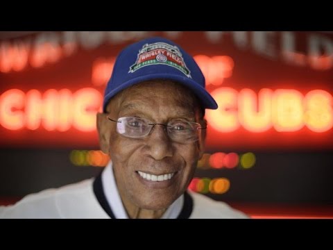 Ernie Banks, legendary Chicago Cubs player, dead at 83