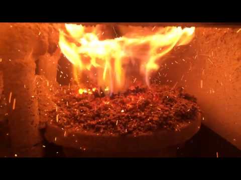 как работает твердотопливный котел Heiztechnik Q Eko (Хейцтехник) на пеллете из подсолнуха.