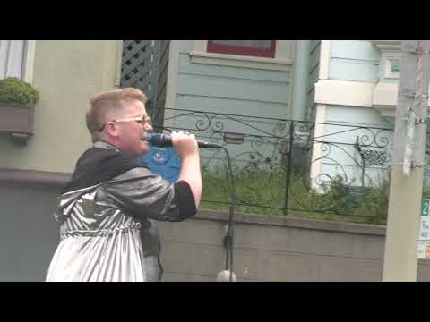 Karoke - singers - Alamo Square, San Francisco 6 20 2023