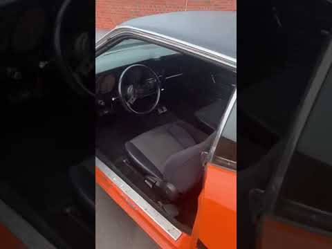 V8 71 Mustang running.
