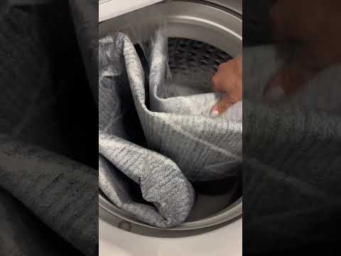 WASHABLE RUG WASHING #washablerug #washable #laundry #voiceover #cleaningmotivation #fyp #mom #sahm