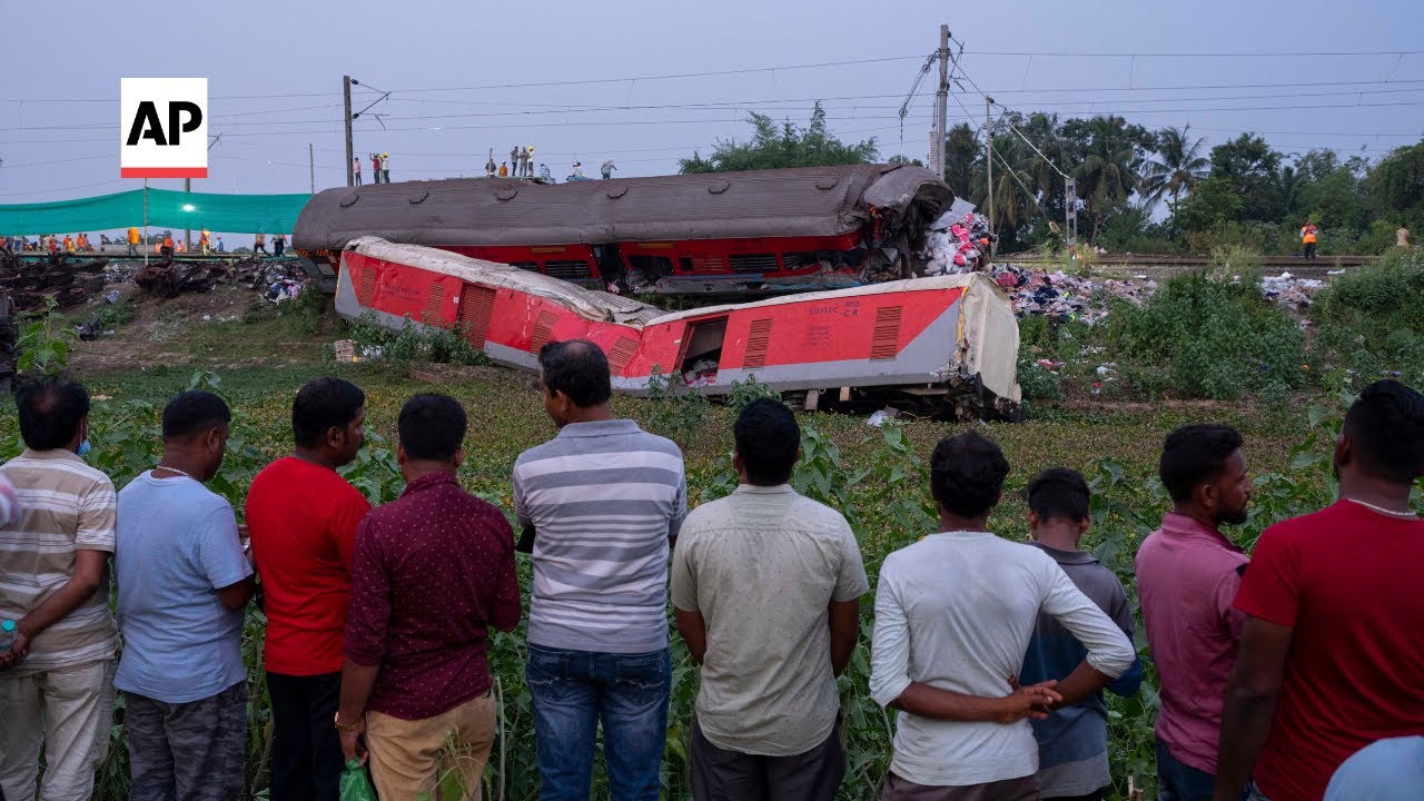 Aftermath of India's deadliest train crash in decades | Honolulu Star ...