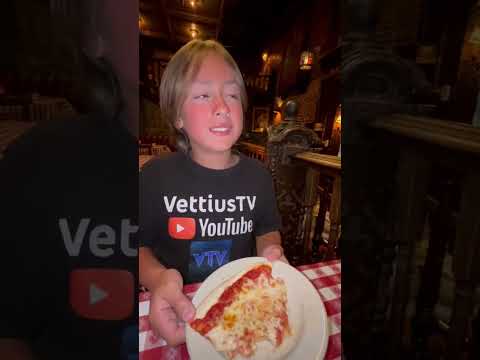 Miceli's Italian Restaurant Pizza Review by VettiusTV