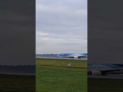Boeing 737 TUI departing to TFS Tenerife south.