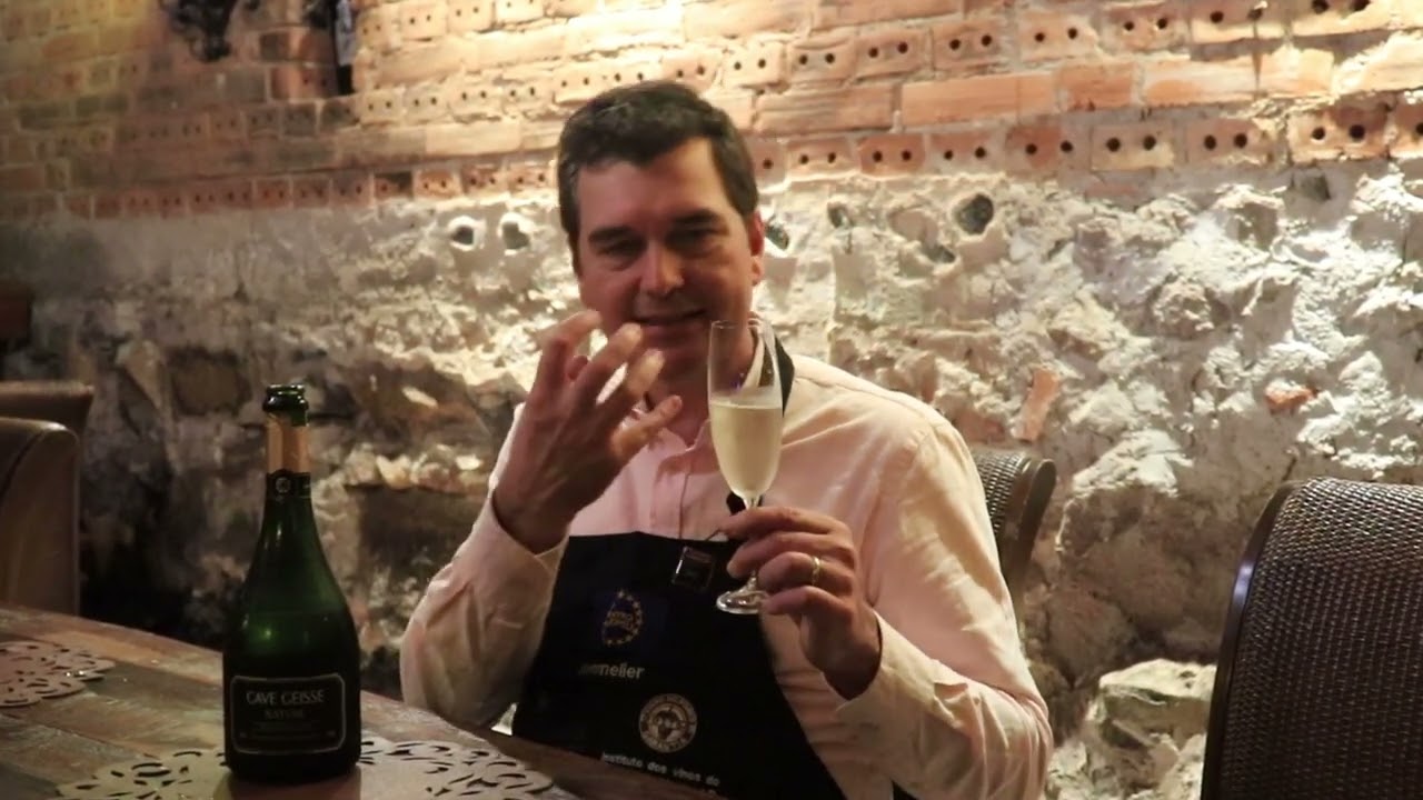 Harmonização Perfeita com Espumante por Alcione Dümes | Sommelier