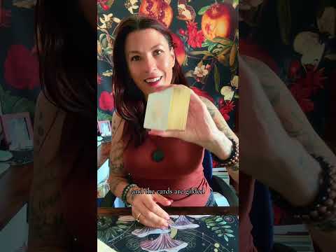 Deck Review of the Dreamy Moons Tarot