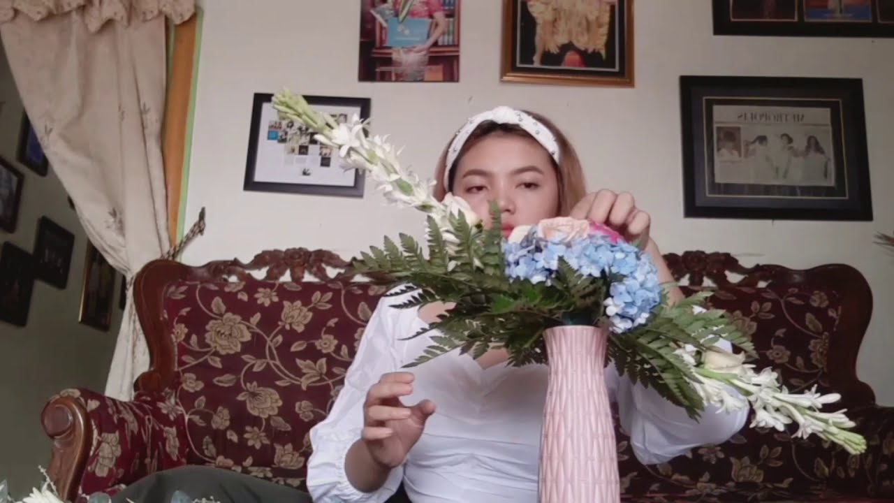 Rangkaian Bunga Diagonal / Diagonal Arrangement by Sonia Nofitasari nim 18050634017