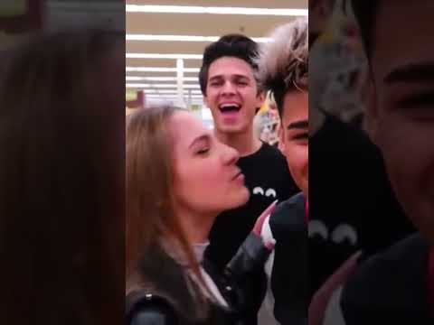Lexi kisses Andrew đź’• #fyp #shorts
