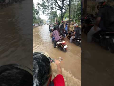Guwahati Banpani 😩 Subscribe this channel 30k main Gifts mileage sabhiko #floods #guwahati