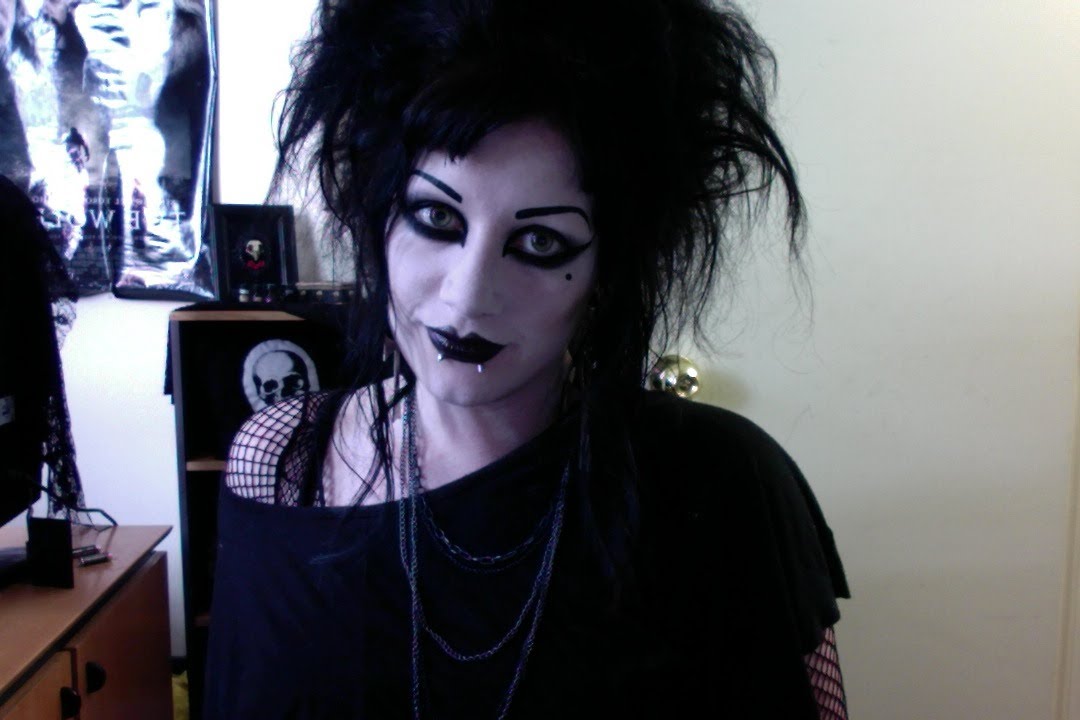 Everyday Goth Makeup Tutorial | Black Friday
