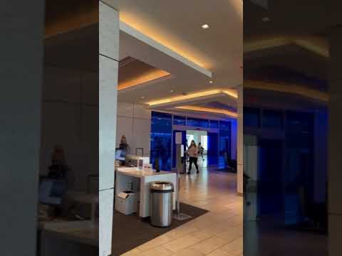 United Club Terminal C IAH Airport. Is Houston Airport United Club Busy Crowded Airport Club Lounge