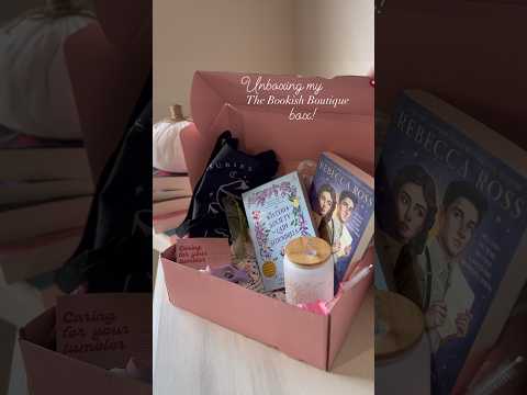 Unboxing my #BookBox from The Bookish Boutique ππ©·β¨ They make book bouquets, boxes and gifts