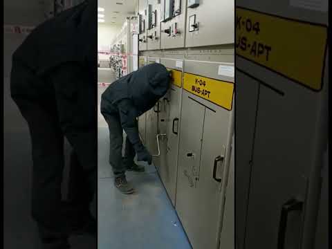 #11KV Siemens VCB Breaker Rack in and use 40cL ARC Flash Suit
