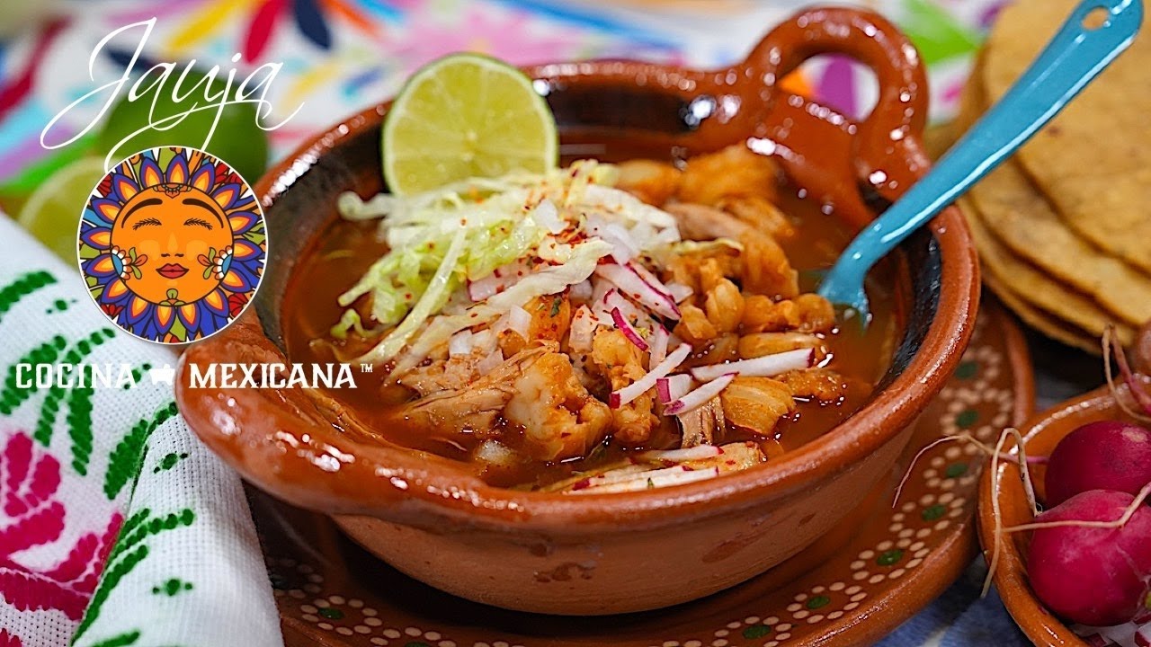 El Mejor Pozole Rojo de Pollo