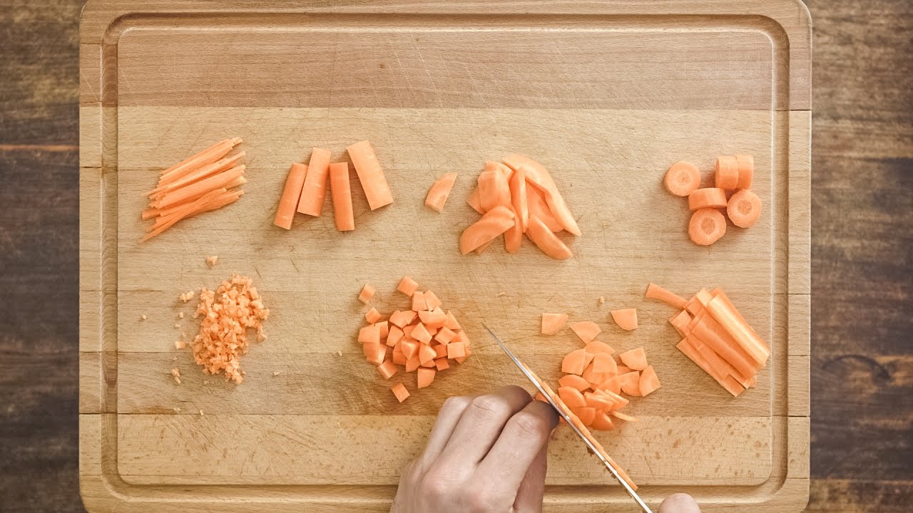 Cutting a carrot: The simple way to cut the perfect carrot | fooby.ch